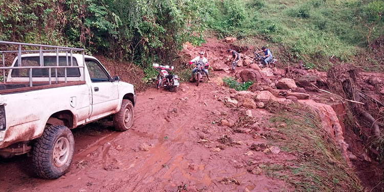 Río Gila se desborda y arrasa con calles, puentes y 36 casas – Diario ...