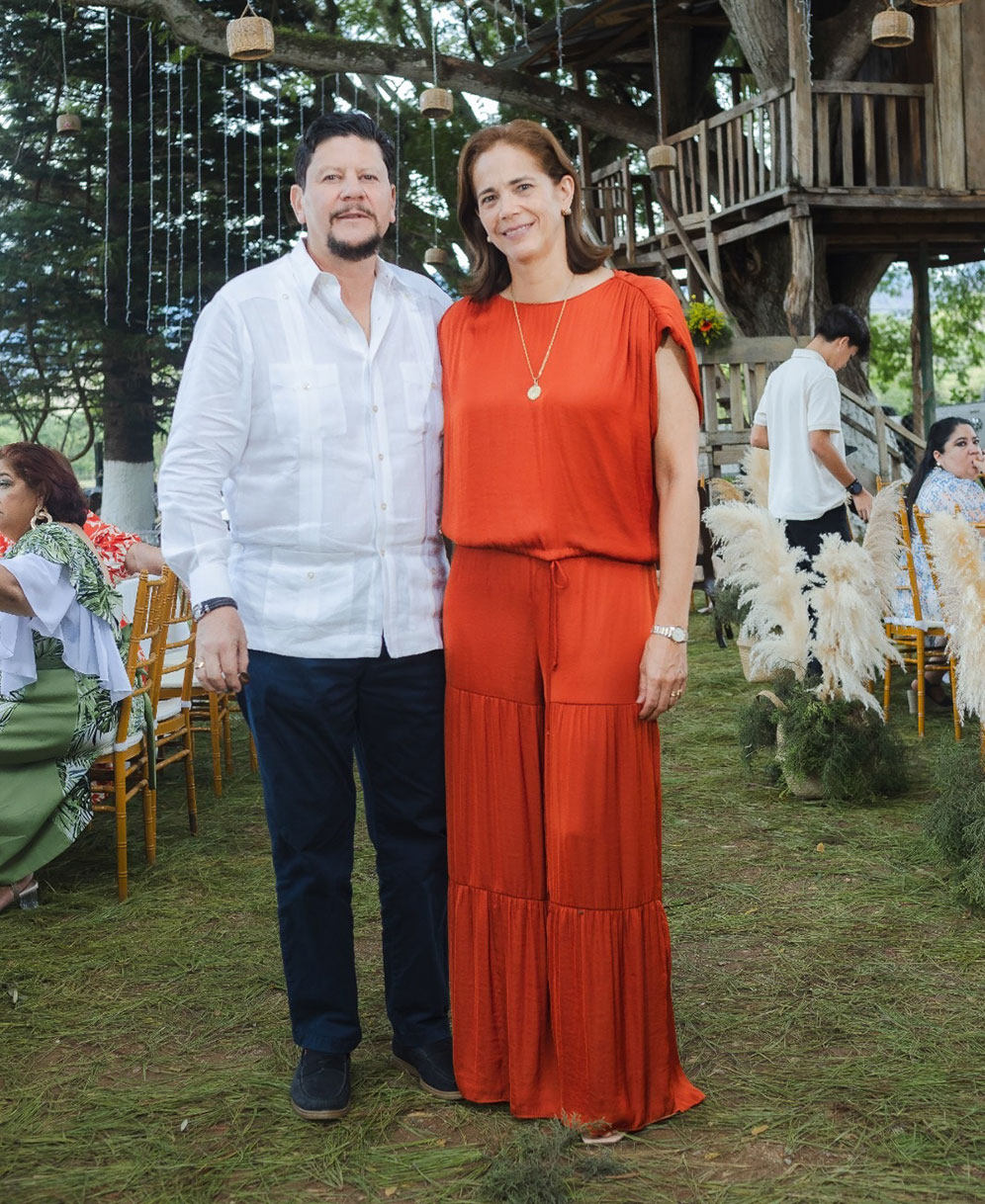 Marcela Vijil y José Mario Aguilar se casan en una romántica boda campestre