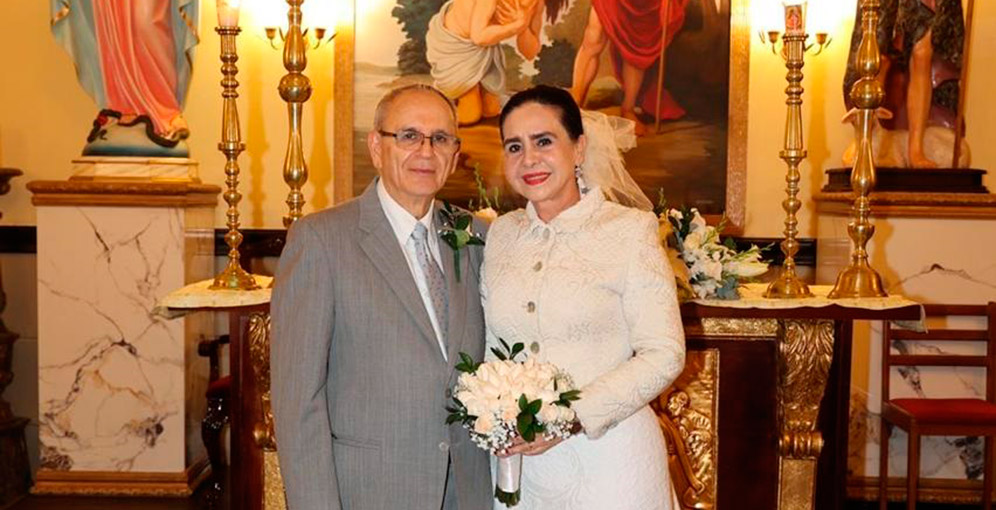 Luz Ernestina Mejía y Moisés Starkman celebran su boda religiosa