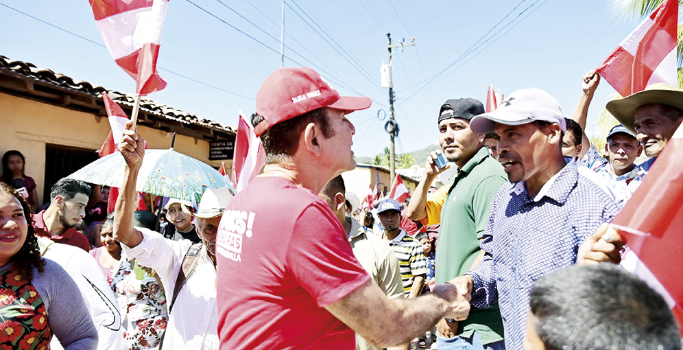 Nasralla promete reestructura y apoyo a los productores de hortalizas