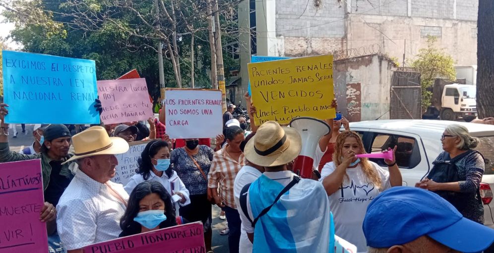 Pacientes renales protestan en Comayagüela contra intento de derogar ...