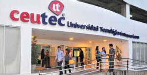 Centro Universitario Tecnológico celebra con júbilo su 20 aniversario