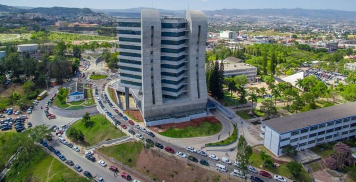 UNAH abre admisiones en línea para hondureños en el extranjero