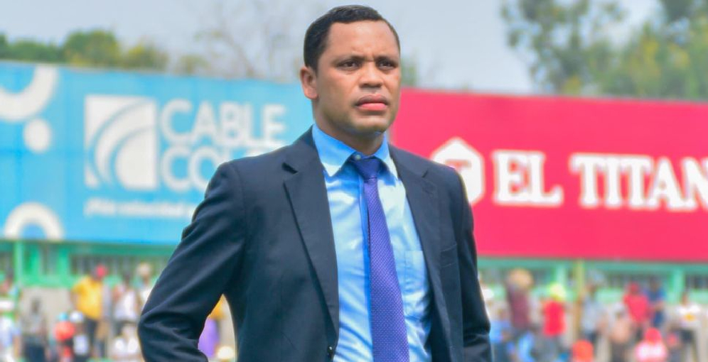 Selvin Brown dirigirá México-Surinam