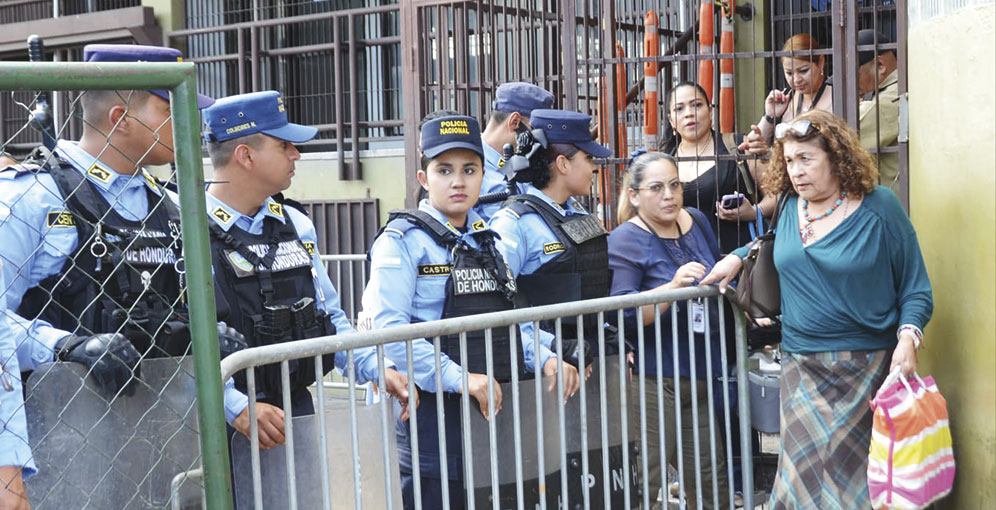 Resguardado el CNE con fuerte contingente policial