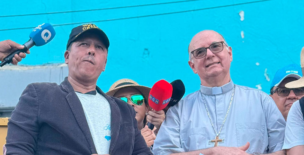 Pastor Gerardo Irías pide orar por una clase política con conciencia