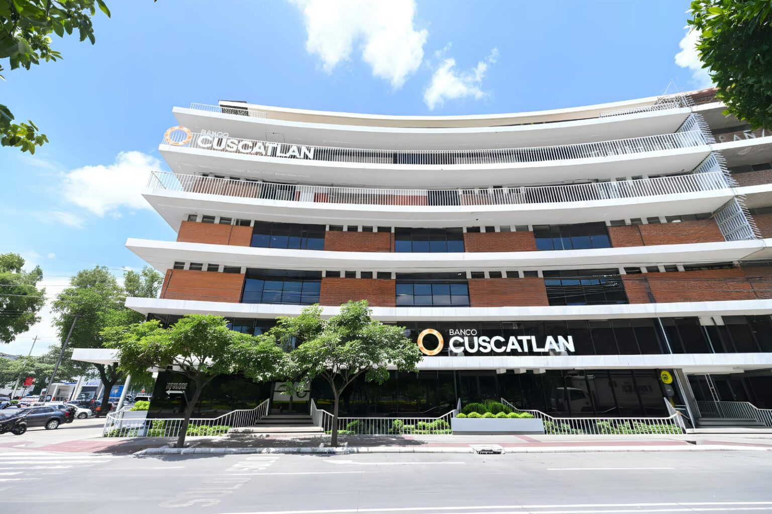 Banco Cuscatlán inicia operaciones en Guatemala