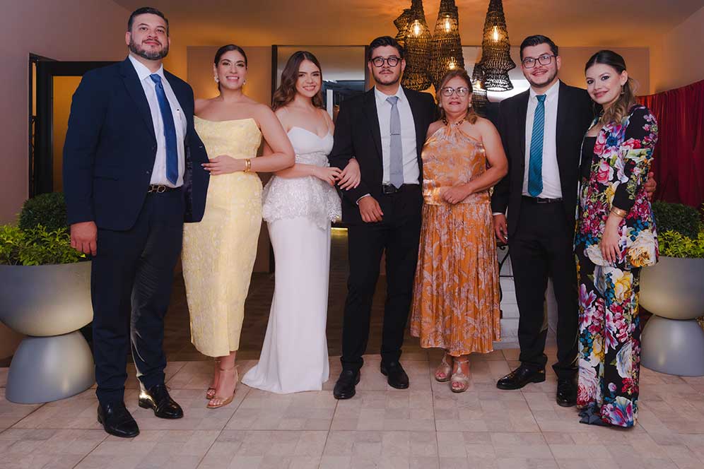 María Judith Reyes y Luis Felipe Handal sellan su historia de amor con ...