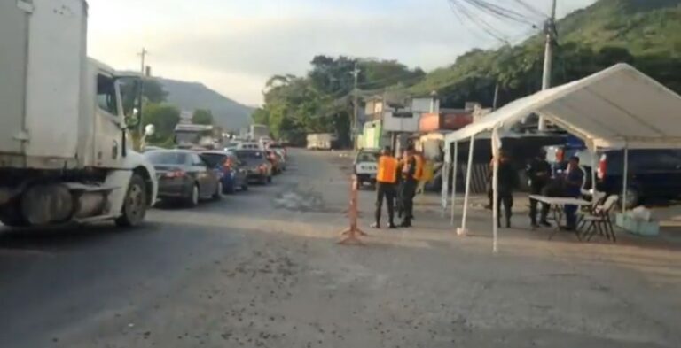 Salida al sur ¿Continúa el tráfico pesado este día?