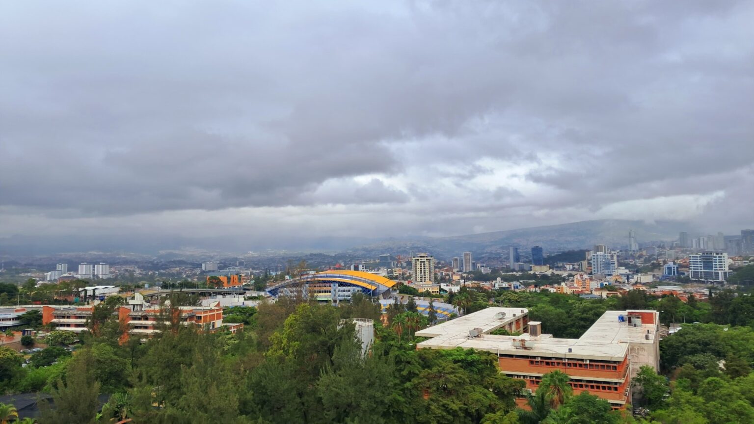 La UNAH celebra su 178 aniversario de fundación