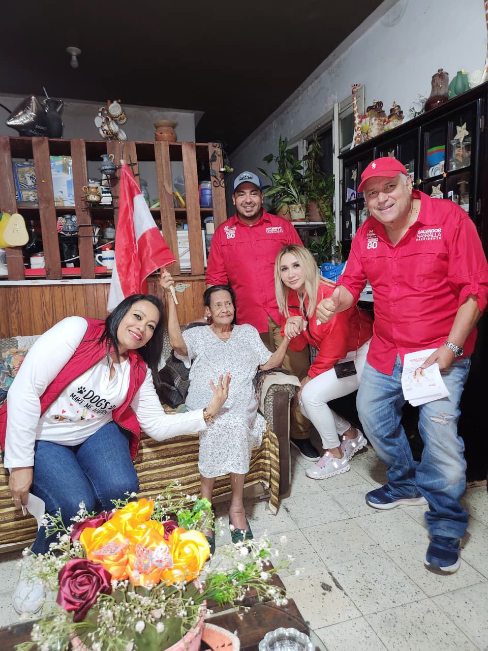 Sarahí Vásquez es recibida con cariño en el barrio Morazán