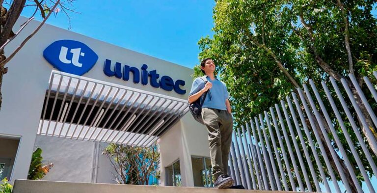 Unitec mejora y se consolida en el ranking QS Latin América 2026