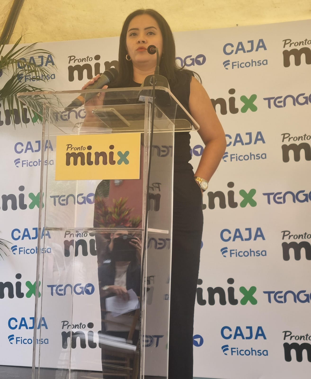 Caja Ficohsa y Pronto Minix se unen para acercar los servicios ...