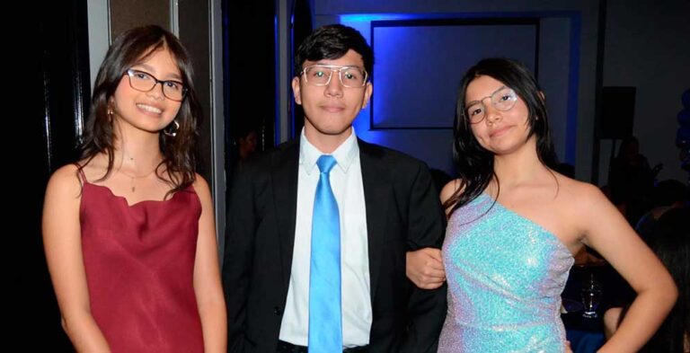 Un sueño hecho realidad: la fiesta por los 15 años de Lilith Alessa ...