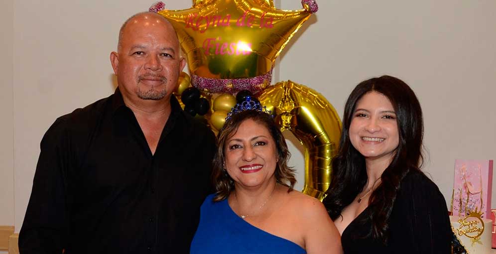 Odeth Melgar festeja 50 años de vida con alegría y emoción