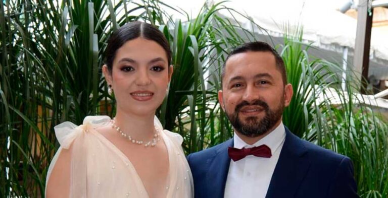 Unidos en solemne boda civil Katherine Sandoval y Adrián Castro