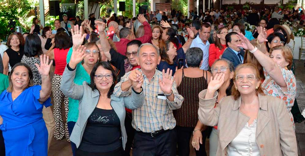 CONVIVIO NAVIDEÑO: Jubilados de Inprema se reúnen para compartir