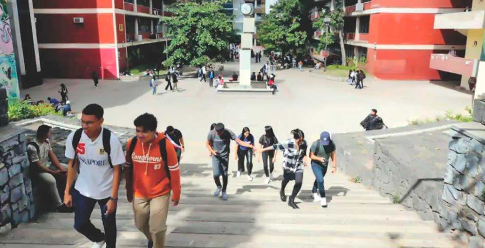 UNAH lanza plataforma virtual: carreras completas en línea
