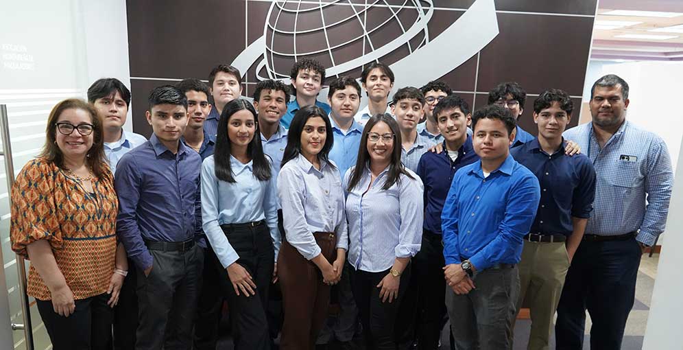 Dieciséis jóvenes culminan con éxito la Academia de Programación ...
