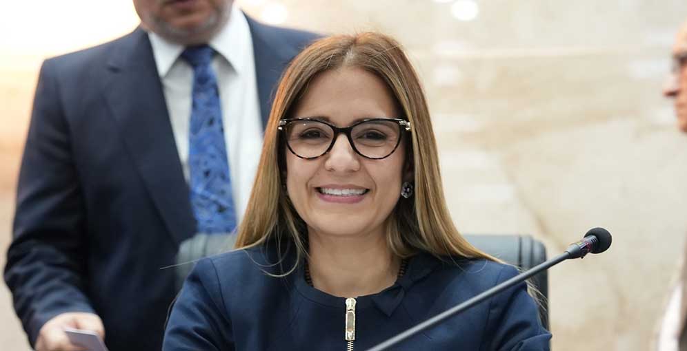 Congresistas analizarán creación de programa de becas para niños pobres
