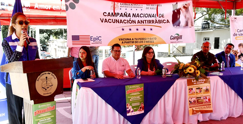 Vacunarán contra la rabia a perros y gatos