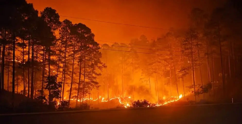 Bajo alerta la capital con 122 incendios en zonas boscosas