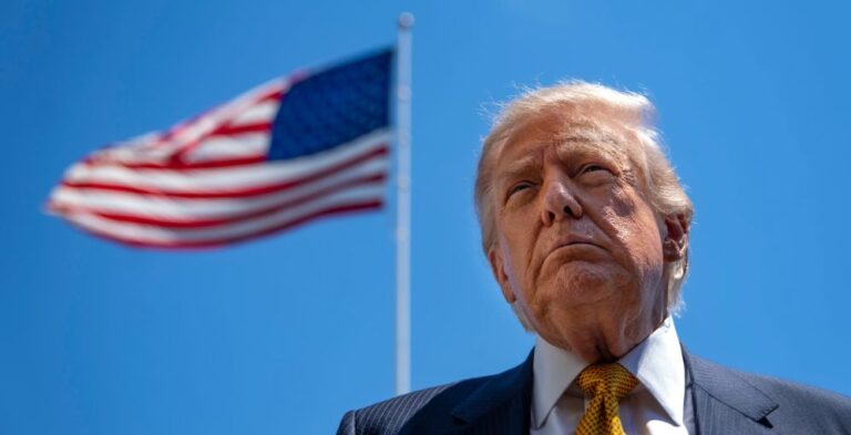 Donald Trump llega a Pekín para su segunda visita a China desde 2017