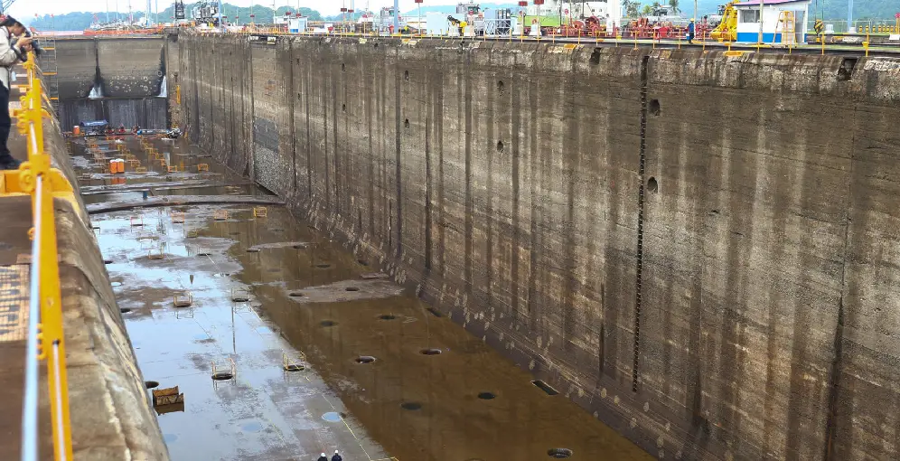 El Canal de Panamá reacondiciona las esclusas centenarias de Gatún