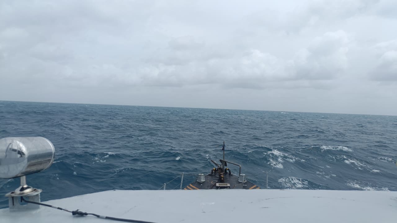 Fuerzas Armadas mantienen búsqueda de tres pescadores desaparecidos en ...