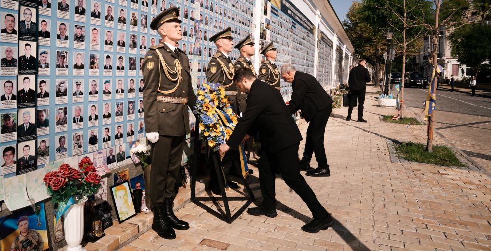Nasry Asfura rinde homenaje a los héroes caídos de Ucrania junto a ...