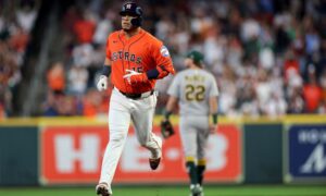 Isaac Paredes, mexicano más joven en llegar a 100 jonrones